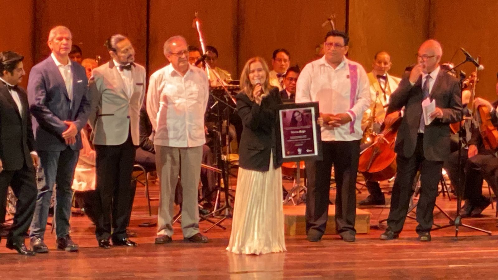 Homenajea a la danzonera de México, María Rojo, en Chiapas - Noticias ...