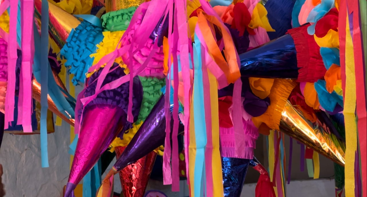 Venta de piñatas aumenta en diciembre - Noticias Voz e Imagen de Chiapas