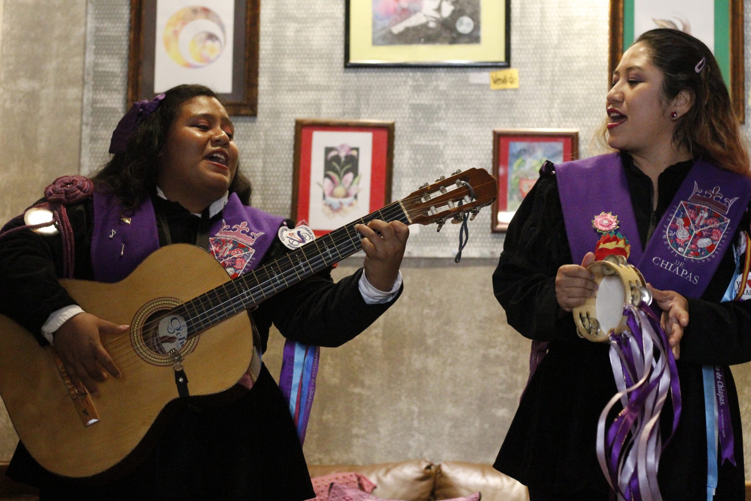 La Tuna Femenil Universitaria de Chiapas; entre guitarras y hermanas ...