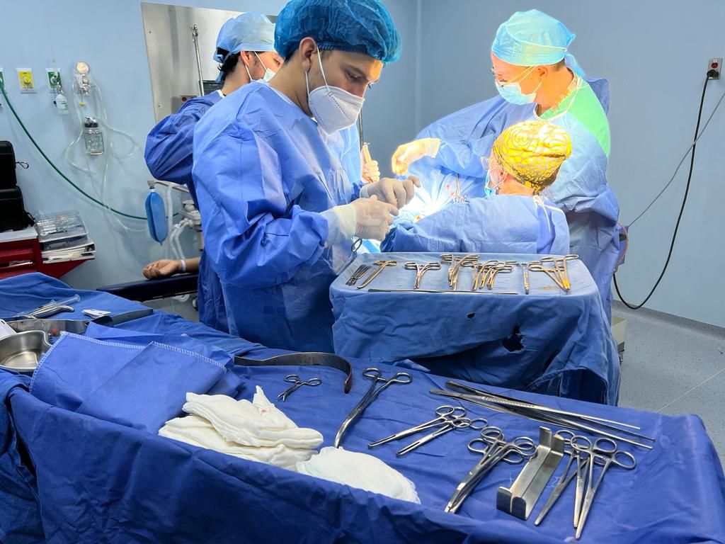 Exitosa autotransfusión sanguínea durante cirugía en un Hospital Básico ...