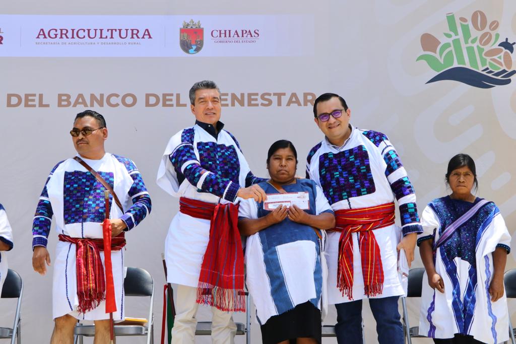 Entregan tarjetas del Programa Producción para el Bienestar en San Juan ...