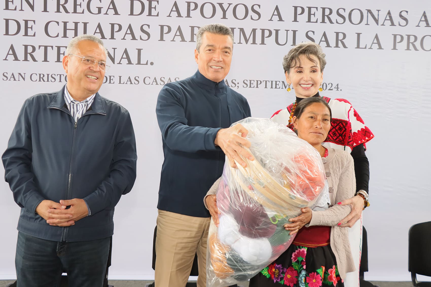 REC entrega apoyos a artesanas de Chiapas - Noticias Voz e Imagen de ...