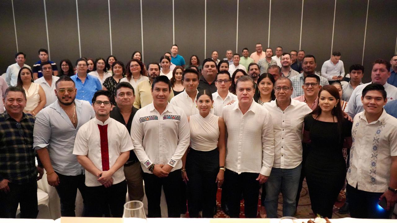 Asiste Paco Chacón al encuentro mensual de empresarios de Echisac - Noticias Voz e Imagen de Chiapas