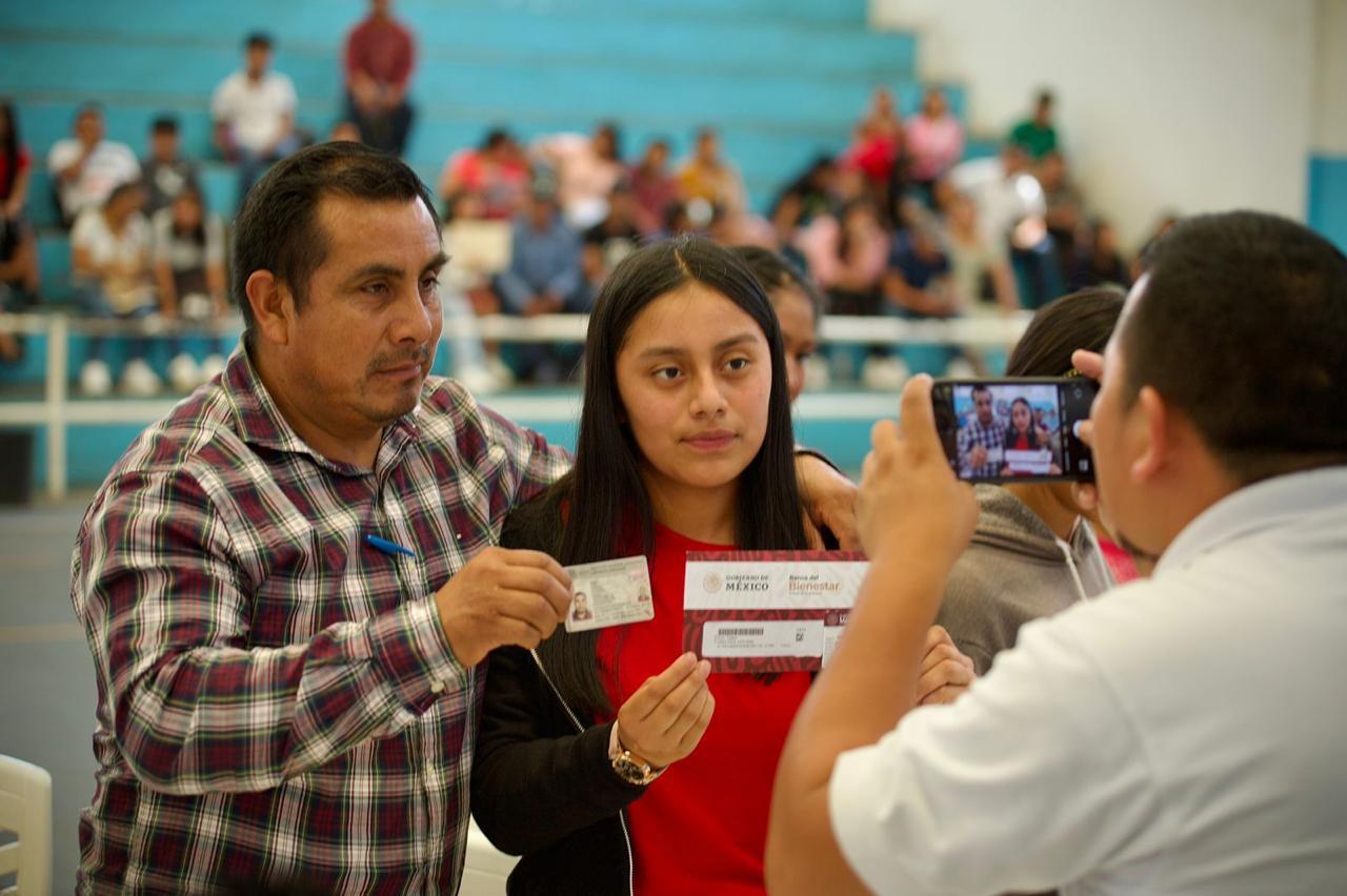 S.E. convoca a inscribirse a la beca “Rita Cetina” - Noticias Voz e ...